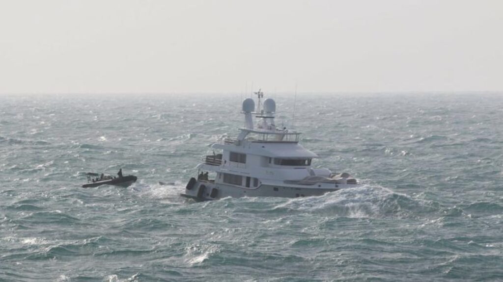 Navy to the rescue of stranded mariners - Marine Business News