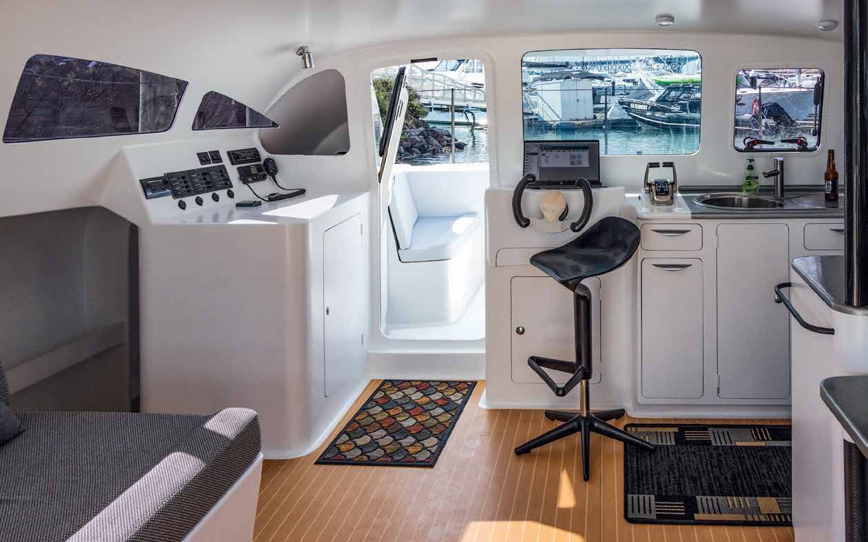 GREEN DREAM – Earthling E-40 Powercat review - Marine Business News