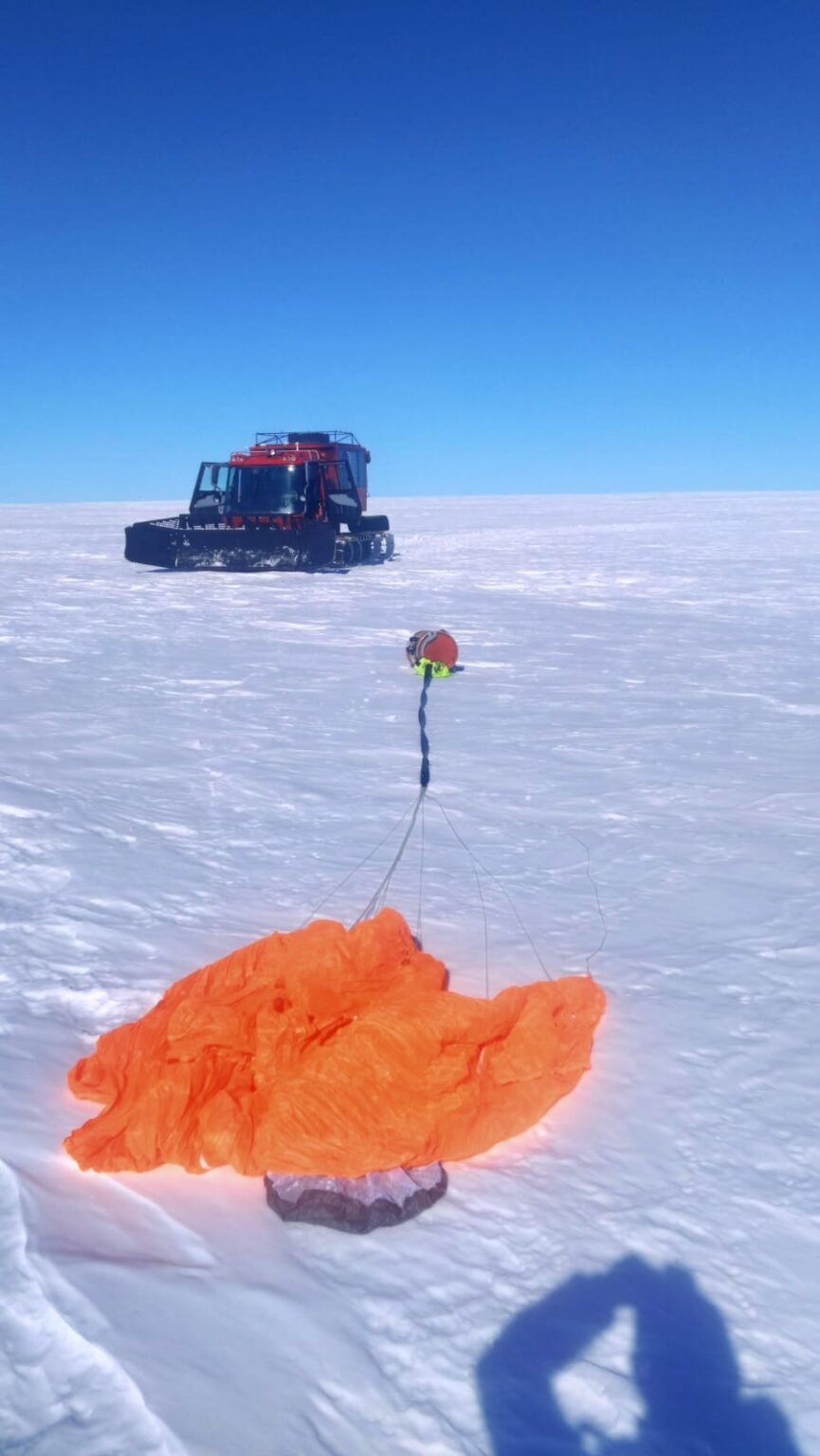 AMSA Antarctic search and rescue trial a soaring success - Marine ...