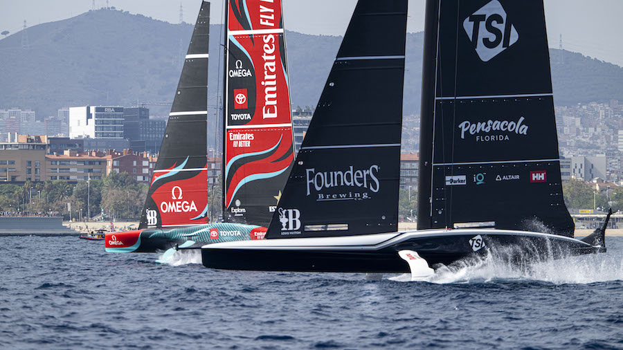 Running updates for the Louis Vuitton Cup #1 - Marine Business News