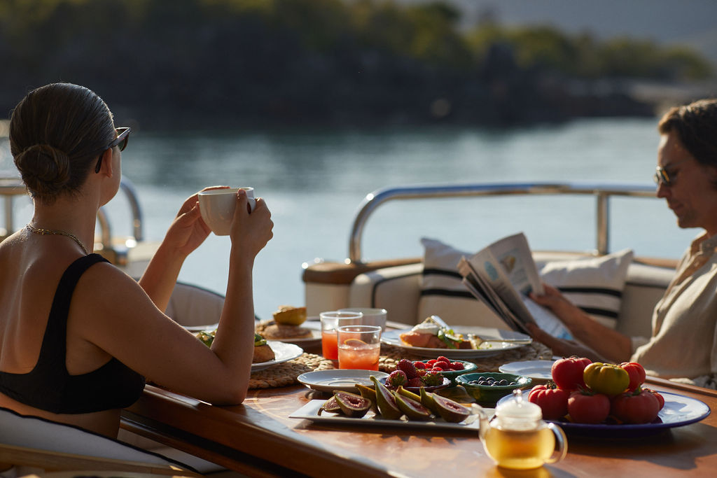 M.Y. Sea Raes returns to Sydney Harbour for the summer - Marine ...