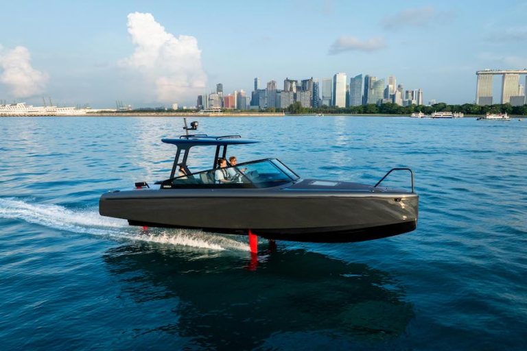 ‘Game-Changing’ Electric Hydrofoil Boat Debuts in Auckland - Marine ...