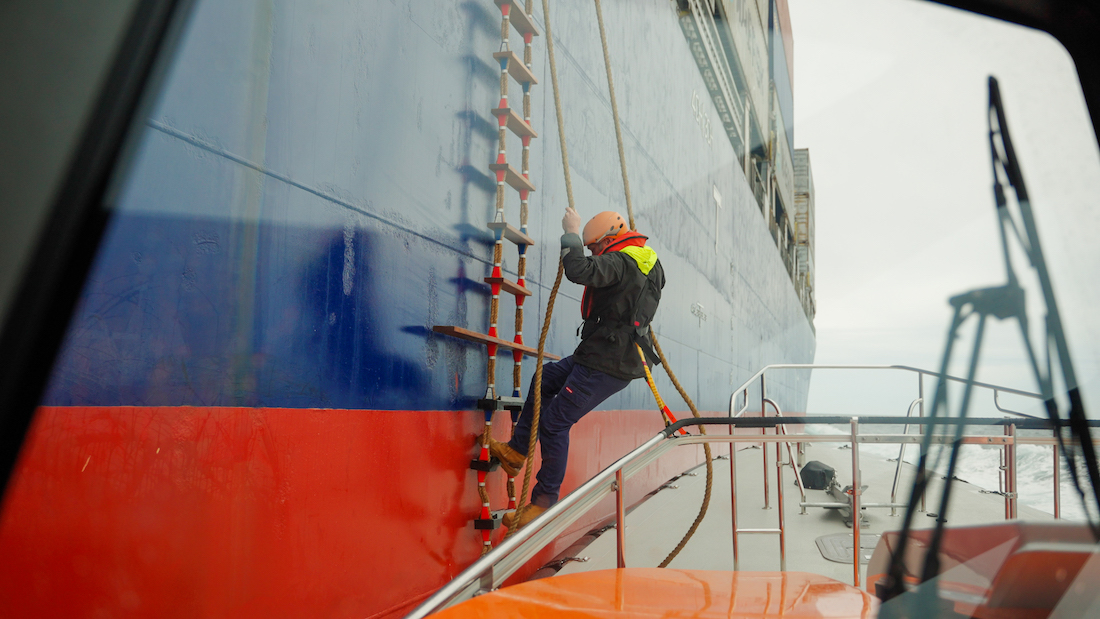 Hart Marine pilot boats power up with Volvo Penta IPS - Marine Business ...