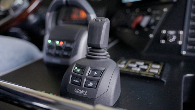 Hart Marine pilot boats power up with Volvo Penta IPS - Marine Business ...