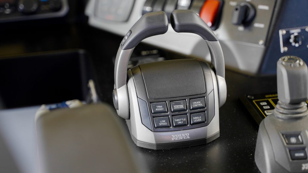 Hart Marine pilot boats power up with Volvo Penta IPS - Marine Business ...