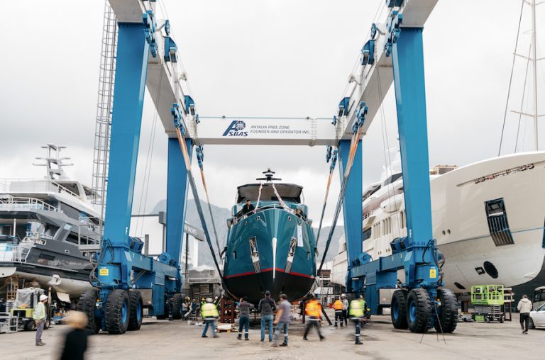 Bering 78 Launched: Owner’s Dream Meets the Water in Emotional Ceremony ...